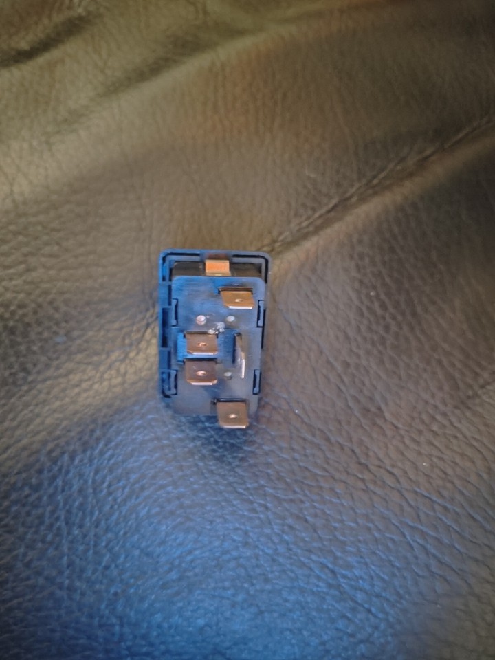 FERRARI F355 550 MARANELLO 456 FOG LIGHT SWITCH 171074 | eBay