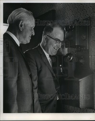 1966 Press Photo Scott M. Cutlip on a Phone Call to Gov. Knowles office ...