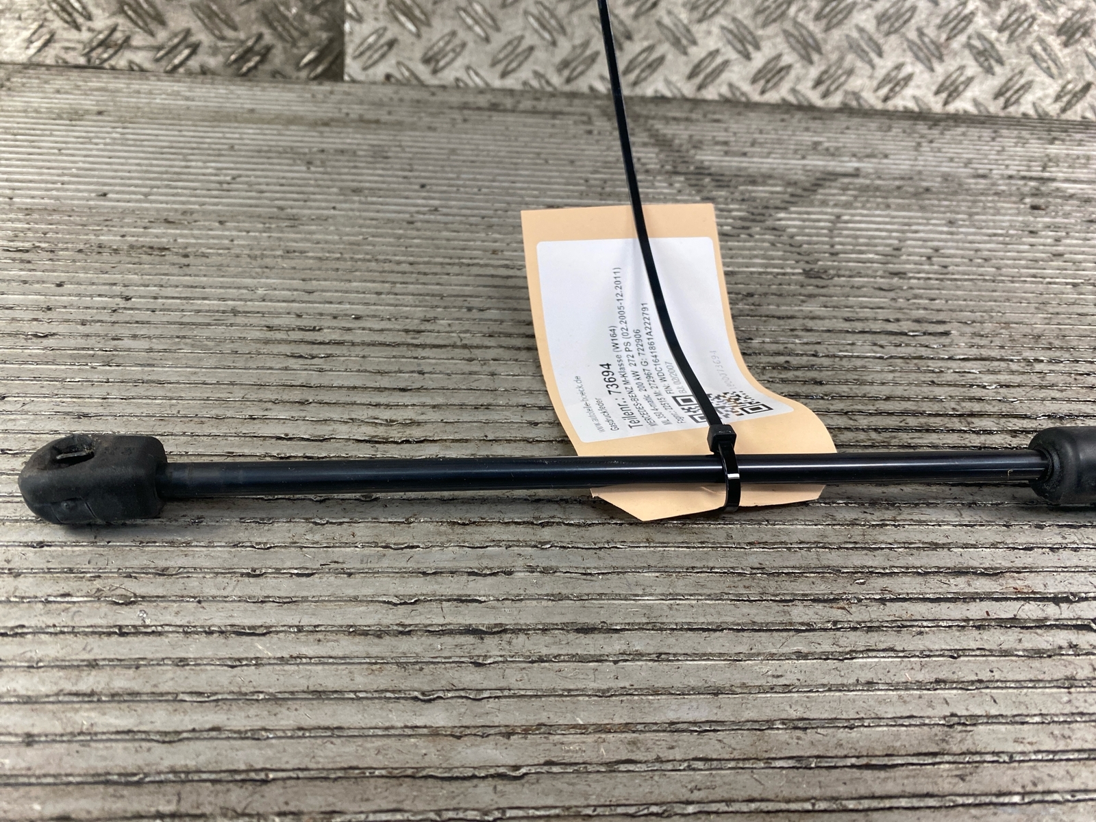 73694 Gasdruckfeder vorne MERCEDES-BENZ M-Klasse (W164) A1648800129 ...