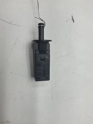 BMW Fuel Filler Door Flap Stop Buffer Ejector Spring 51178228939 New ...