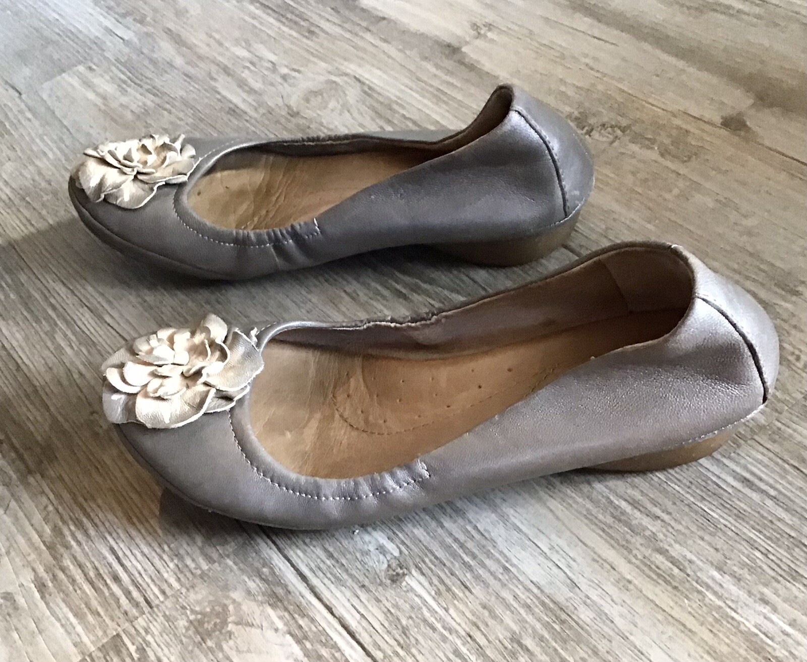 NAYA Leather Rustica Ballet Flats Gold Tone 8 | eBay