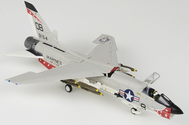 001645 Century Wings F-8E Crusader 1/72 Model DB9 USMC VMF(AW)-235 ...