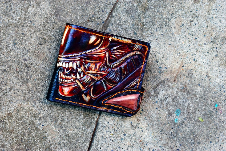 Alien Predator Xenomorph Leather Carved Wallet,Hand-carved,Personalized ...