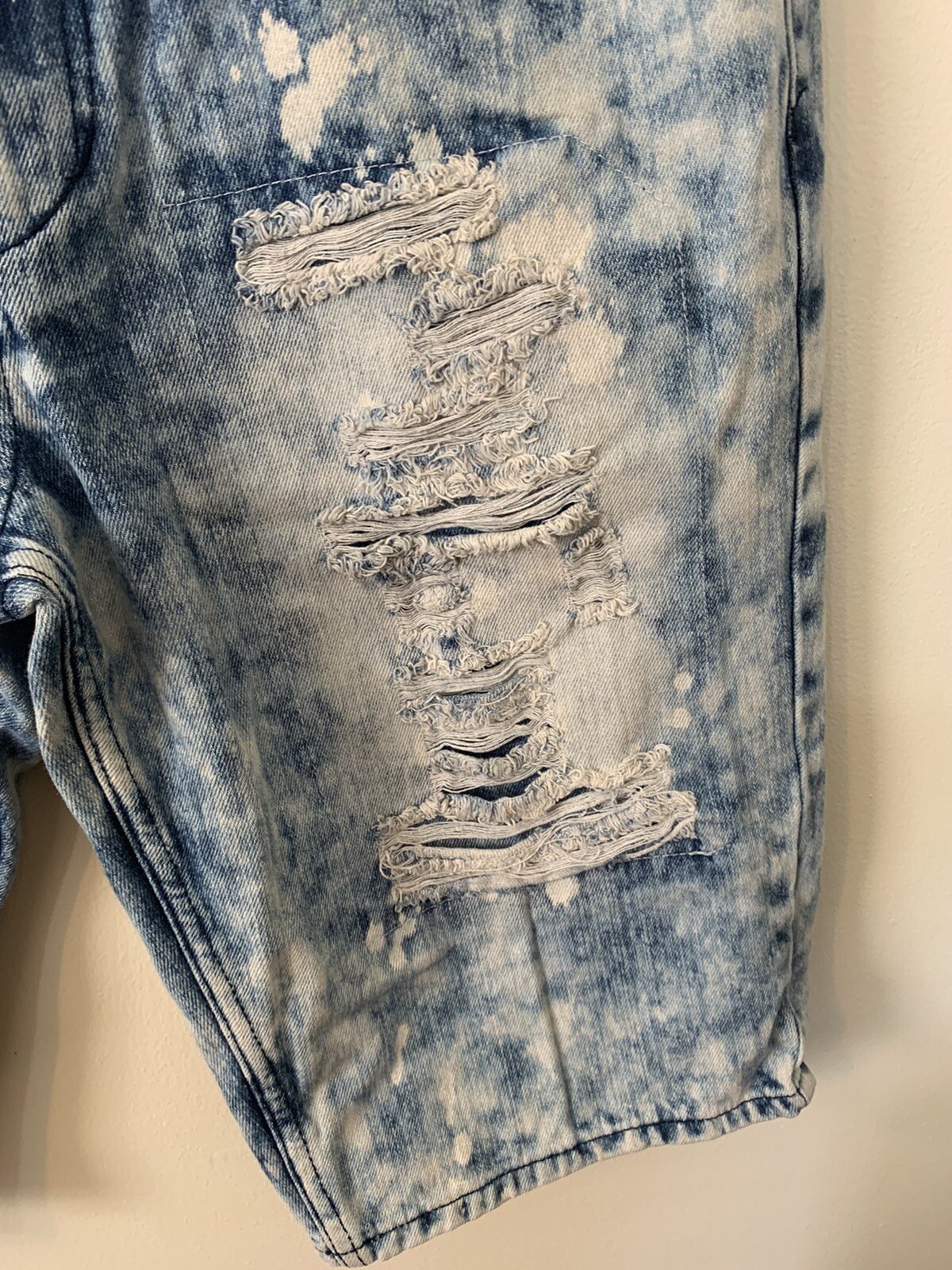 MEN'S LION DYNASTY DENIM DESTROYED SPLATTER JEAN SHOR… - Gem