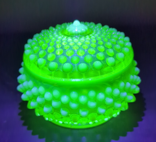 Vintage Fenton Green Opalescent Hobnail Puff Box Powder Trinket #389 ...