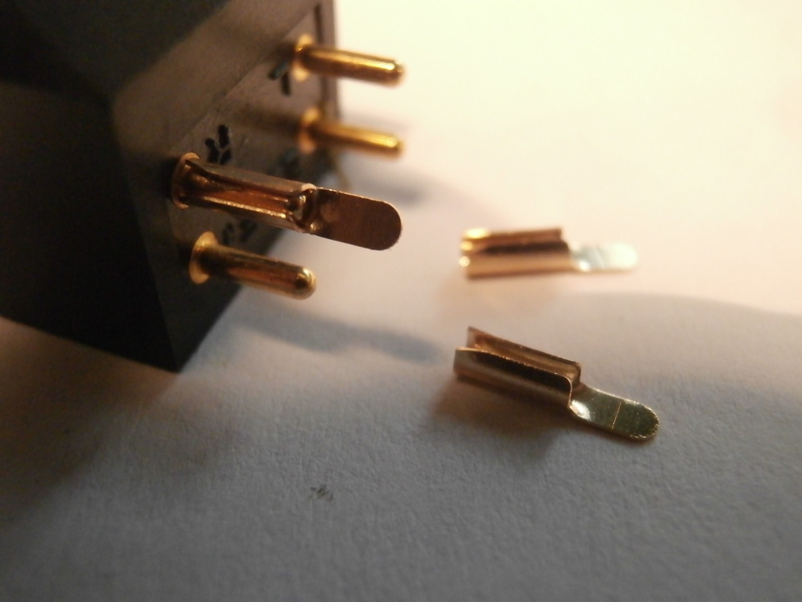 100 CARTRIDGE CONNECTOR CLIPS GOLD PLATED 24k TONEARM HEADSHELL ITALY 1 ...