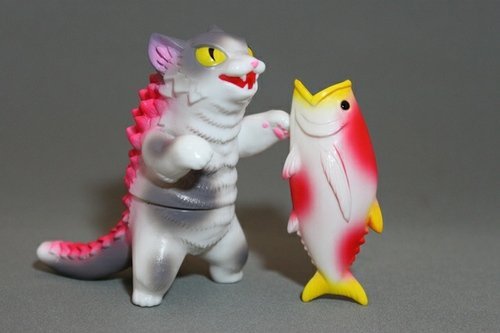 NEGORA CAT & BIG FISH KAIJU FIGURE MAX TOY COMPANY NIB RARE 19th 2012 ...