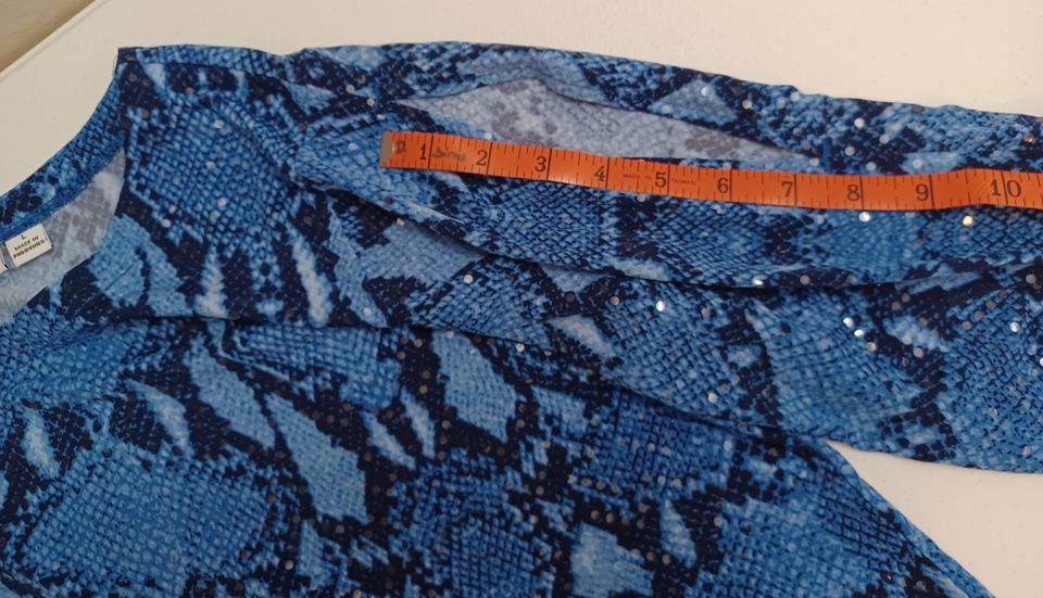 Women's Susan Graver Blue Snake Skin Sequin w/ Peek A Boo Sleeve Slit's ...
