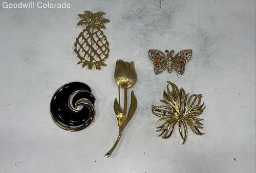 Bundle of 5 Assorted Trifari Gold Tone Swirl Flower And Tulip And More Brooches | eBay