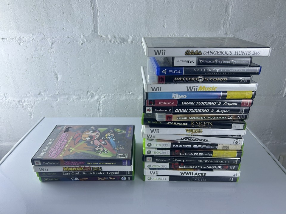 Assorted Lot Of Video Games For The Various Platform Xbox Nintendo ...