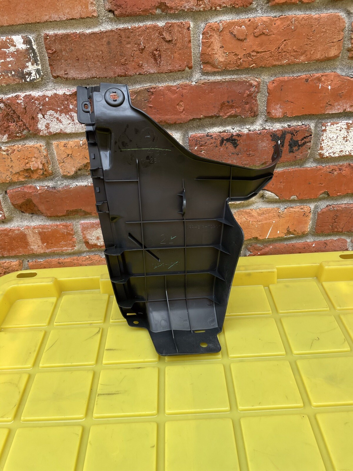 52592-47040 Toyota Seal Rear Bumper Side LH 5259247040 Genuine OEM Part ...