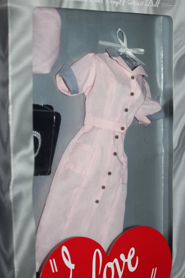 I LOVE LUCY WARDROBE COLLECTION "JOB SWITCHING VINYL PORTRAIT DOLL ...