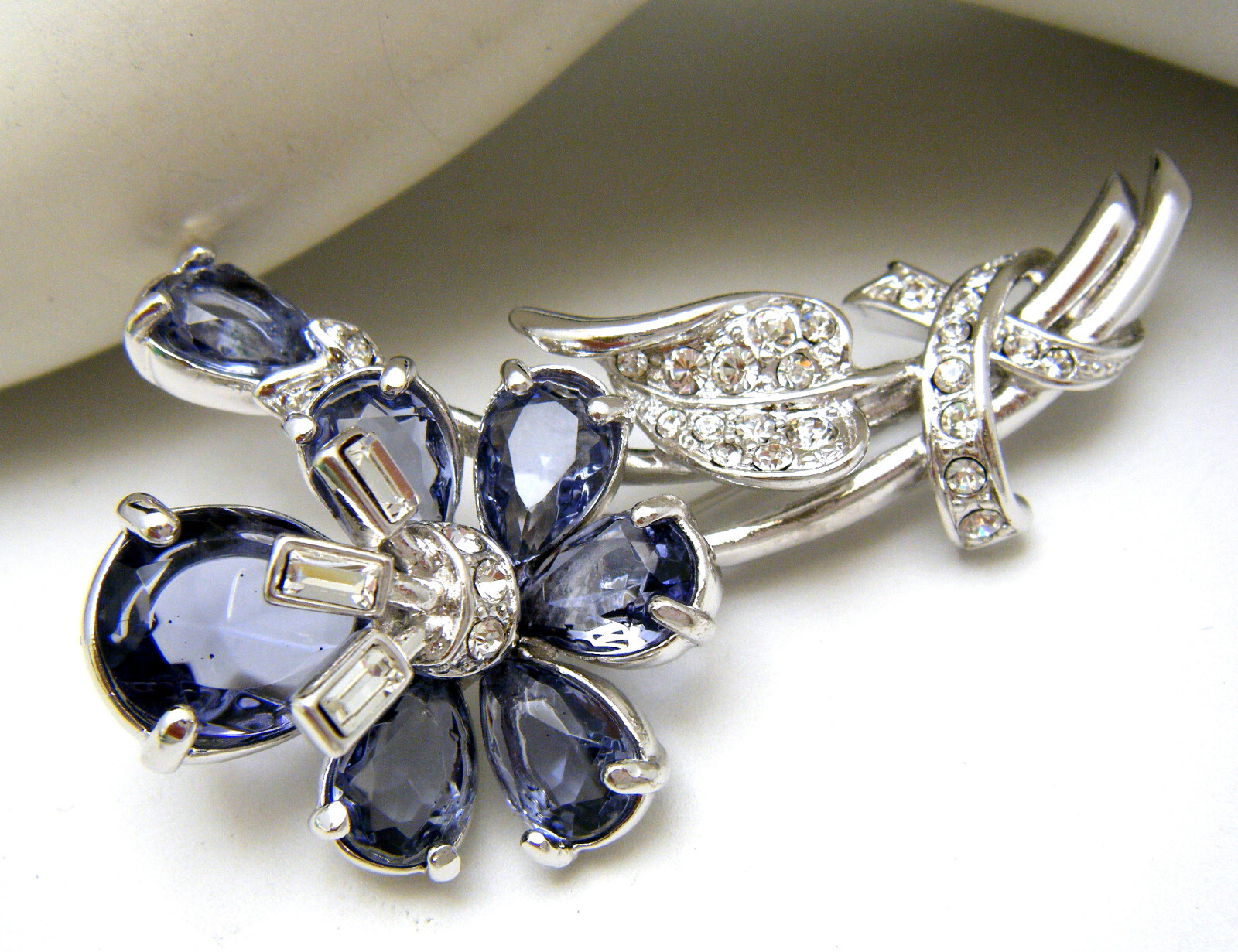 Gorgeous Vintage Nolan Miller Blue Glass Petal Rhines… - Gem