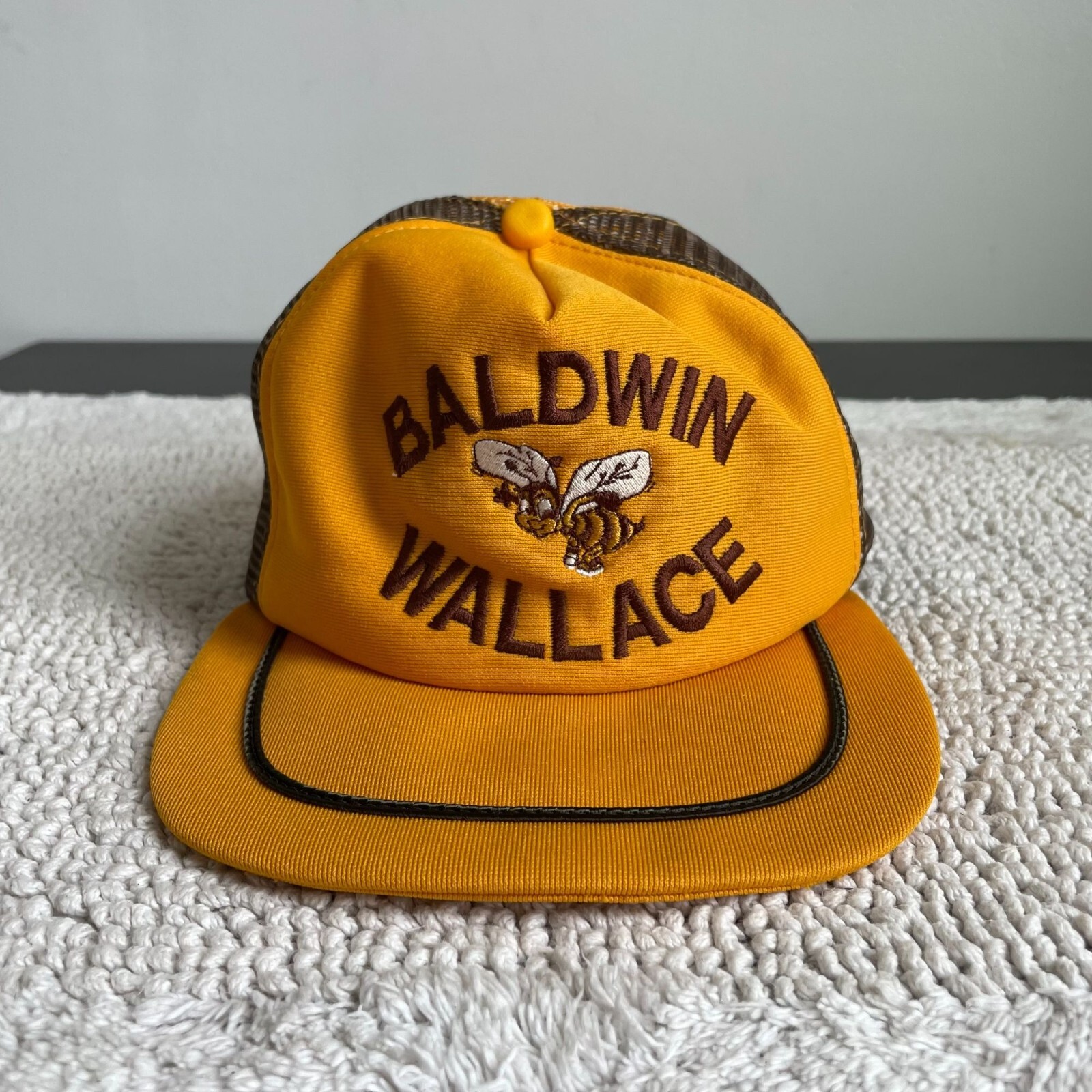 VINTAGE BALDWIN WALLACE MESH SNAPBACK TRUCKER HAT ADU… - Gem