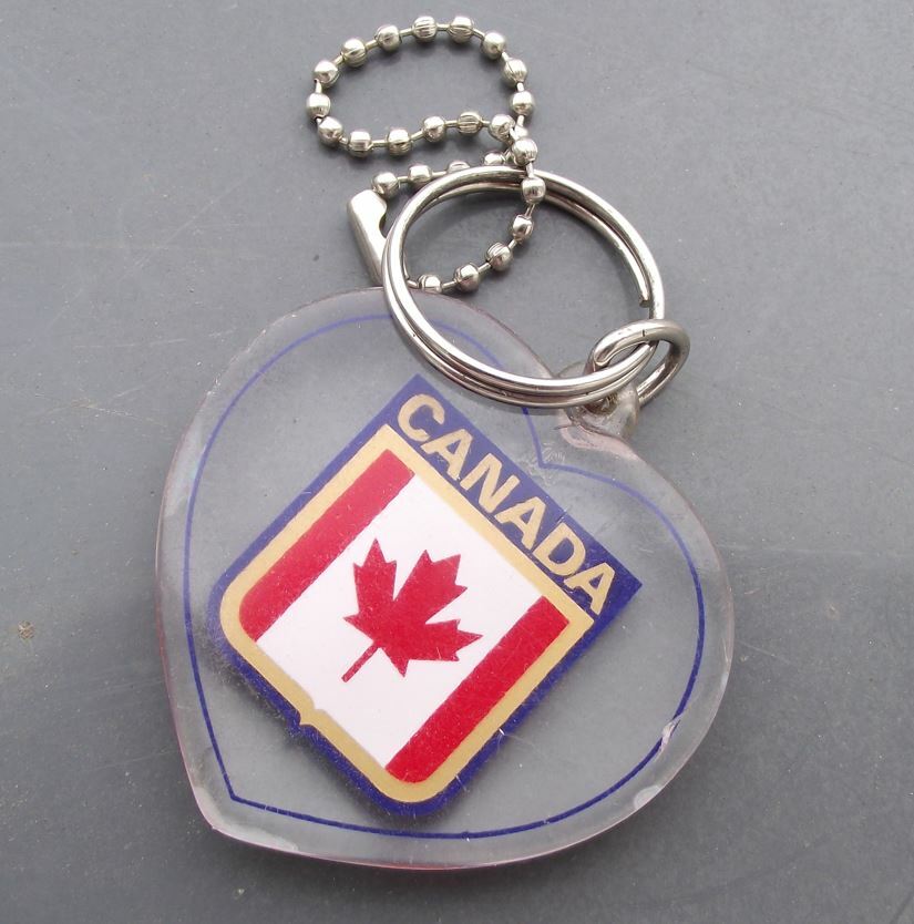Vintage Heart Shaped Canada Flag Canadian Emblem Plastic Key Ring Key ...
