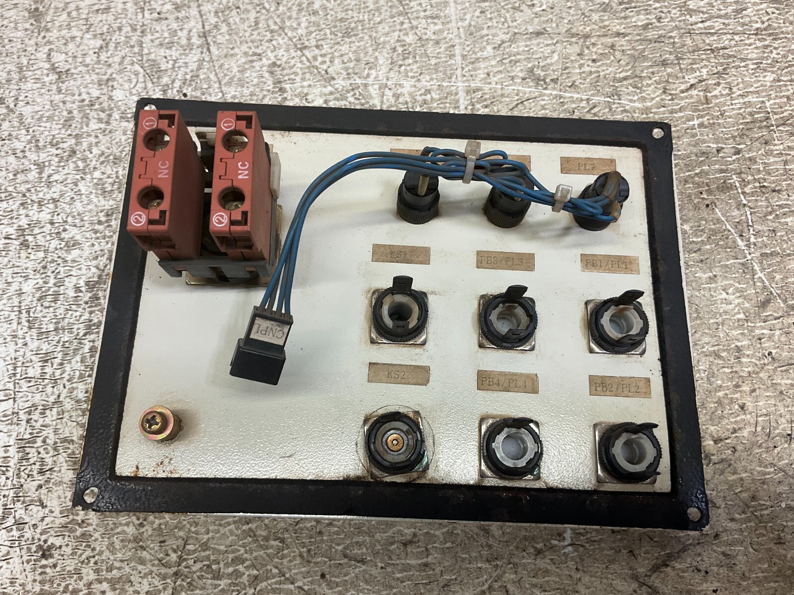 Nachi A22-01 Emergency Stop AW Controller A2201 (TSC) | eBay