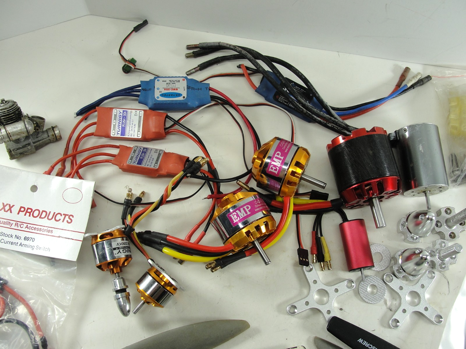RC AIRPLANE ASSORTED PARTS LOT IN NICE USED CONDITION | eBay