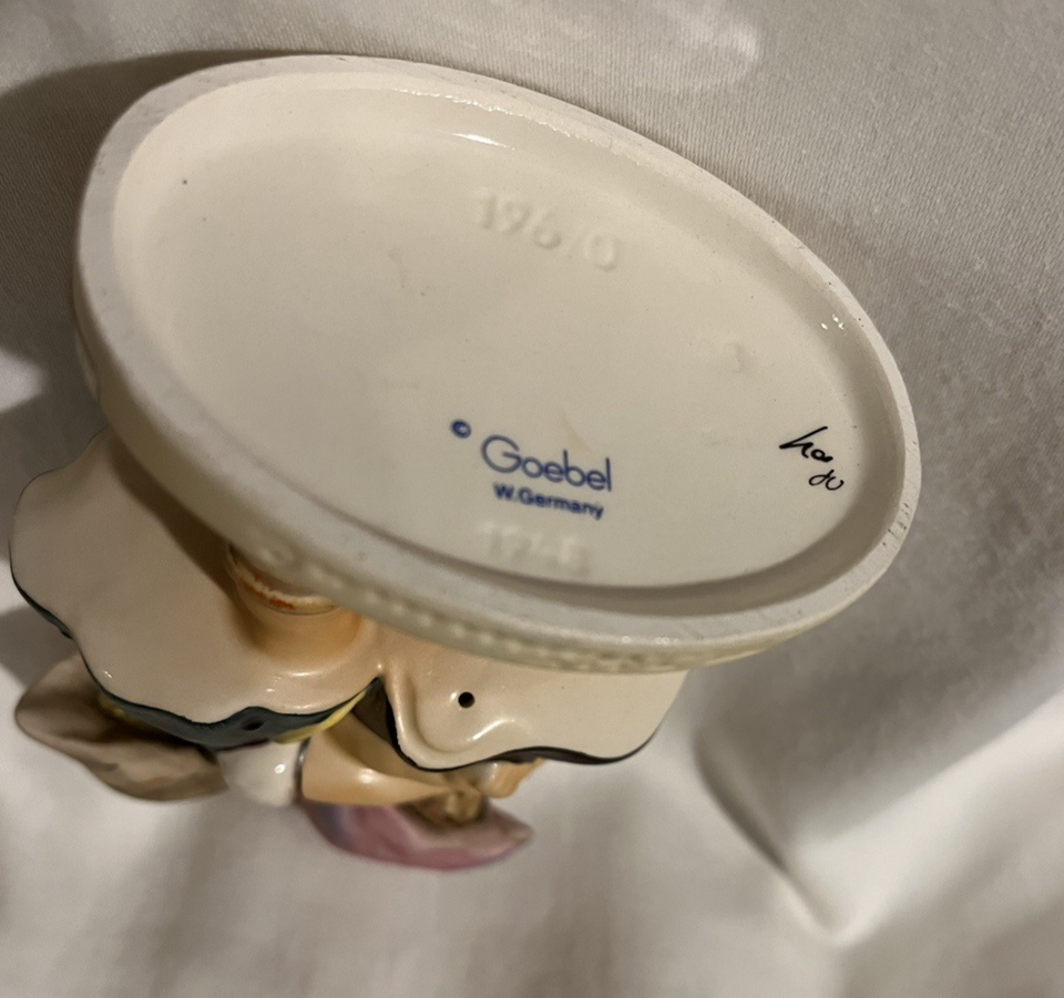 Goebel Hummel "Telling Her Secret" # 196/0 TMK6 Figurine Two Girls ...