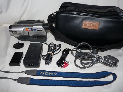 Sony CCD-TRV108 HI8 8mm Video8 camera Camcorder VCR Player Video ...