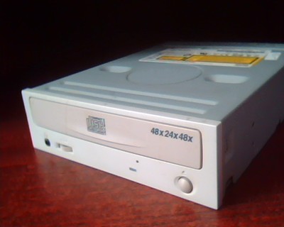 LG CD-R/RW Drive GCE-8481B ROM Ver 1.10 October 2002 CD Rewritable ...