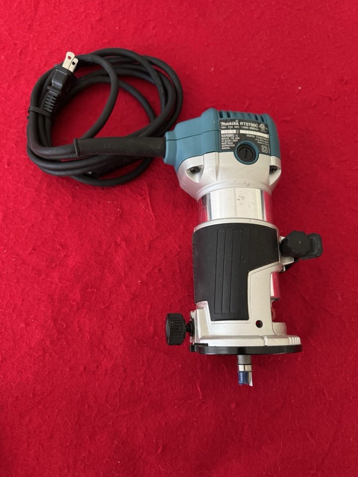 MAKITA RT0700C 1 -1/4 HP COMPACT ROUTER | eBay