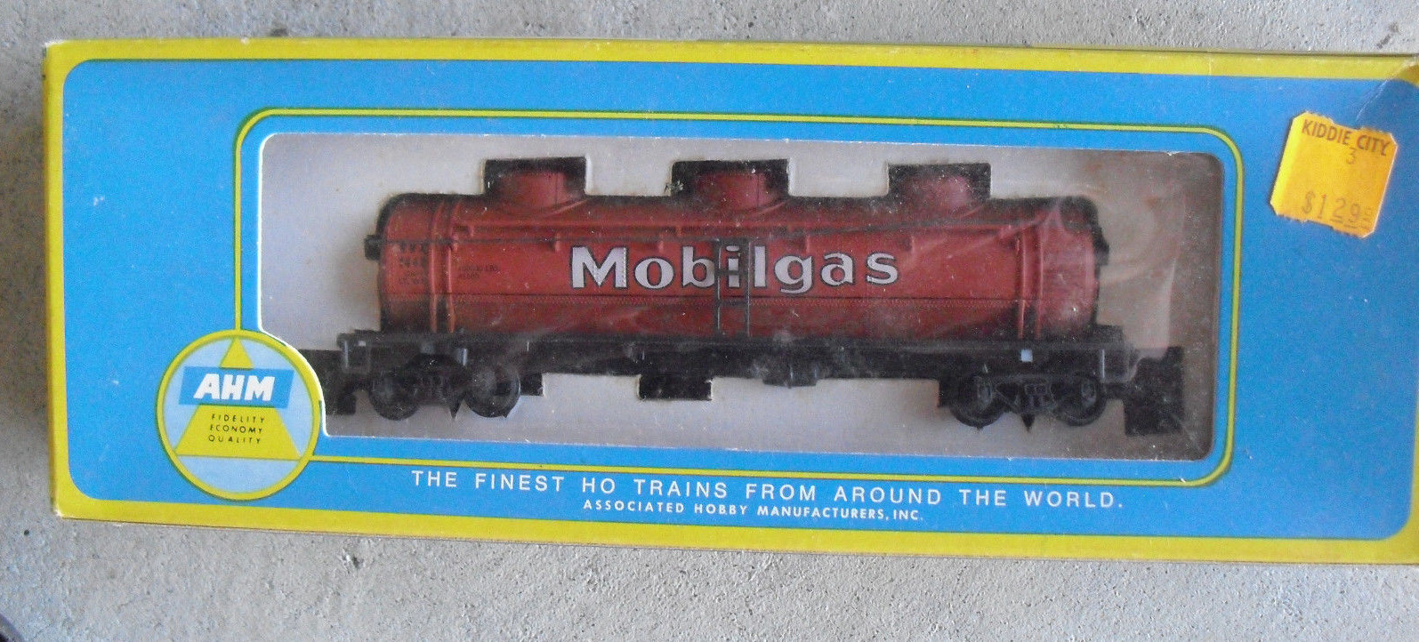 Vintage HO Scale AHM Mobilgas Tank Car in Box 5483 | eBay