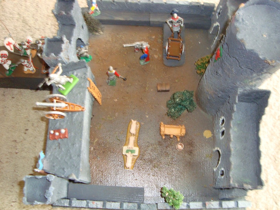 UNIQUE (!) - HANDMADE KNIGHTS CASTLE - WITH ORIGINAL TIMPO TOYS ...