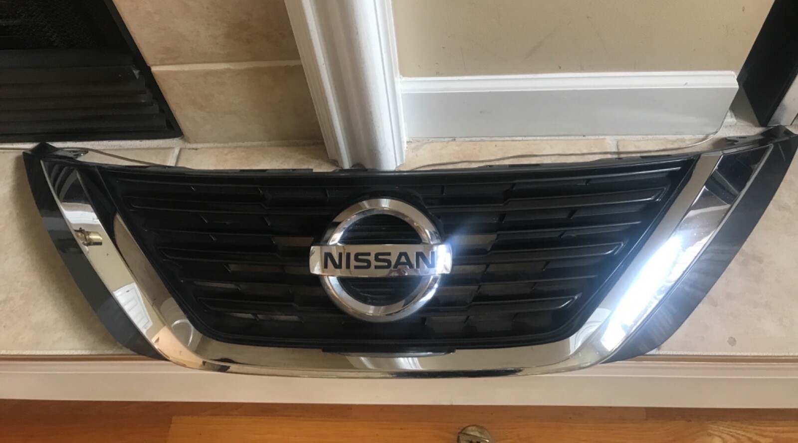 16-18 Nissan Altima Sedan Upper Front Grille Assembly 62310-9HS1A OEM ...