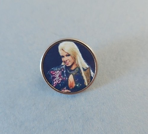 WWE MARYSE METAL PIN SEXY WOMAN SUPERSTAR DIVA | eBay