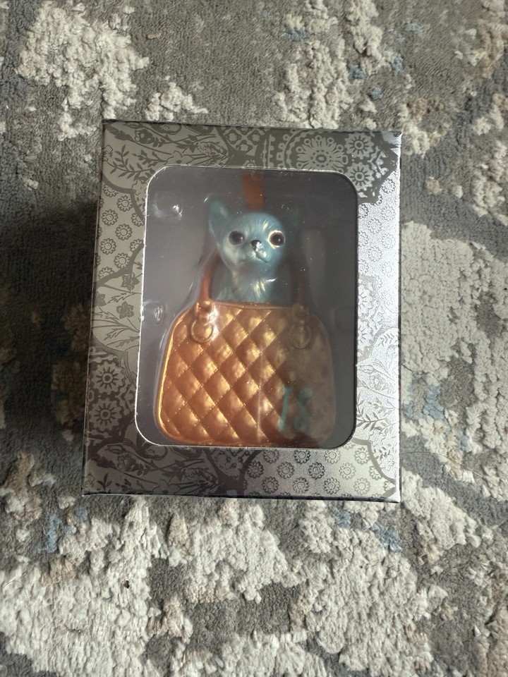 IN HAND TOY CHIHUAHUA BARKING AT ME FROM A TINY PURSE ORNAMENT Taylor ...