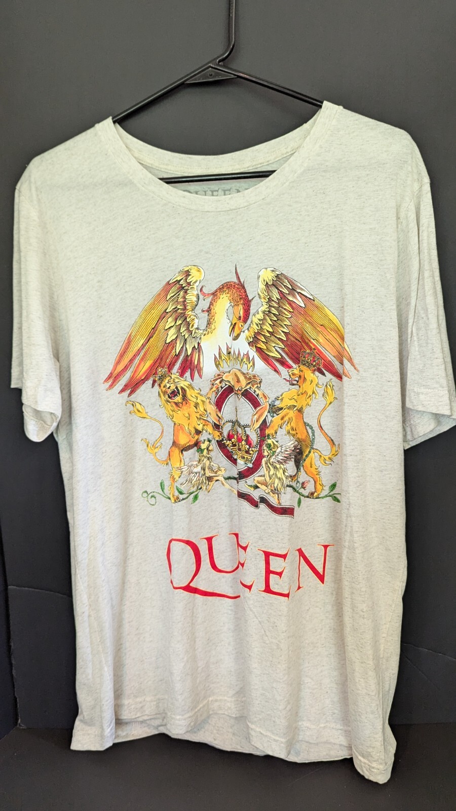 Queen Official Tour Merchandise Crest Unisex T-Shirt … - Gem