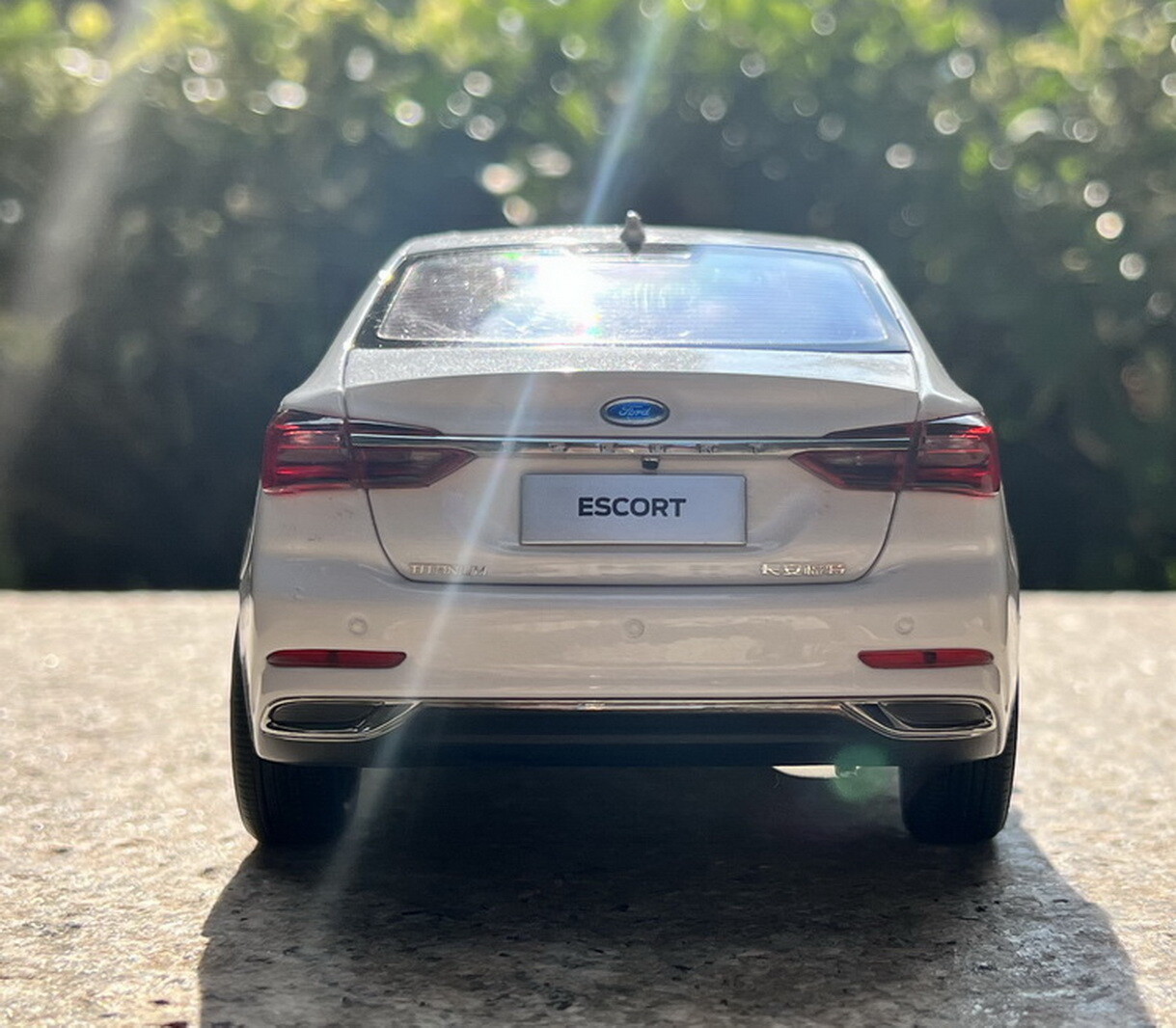 1/18 Scale Ford Escort 2022 White DieCast Car Model Toy Collection Gift ...