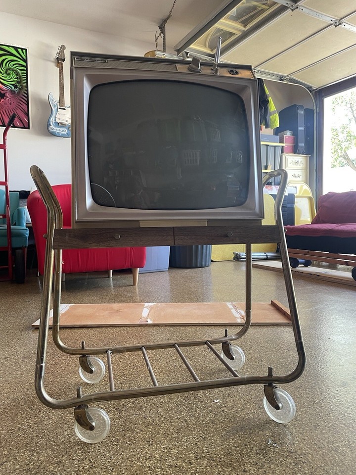RARE 1980s Vintage Philco “Briefcase” Television With Rolling Stand ...