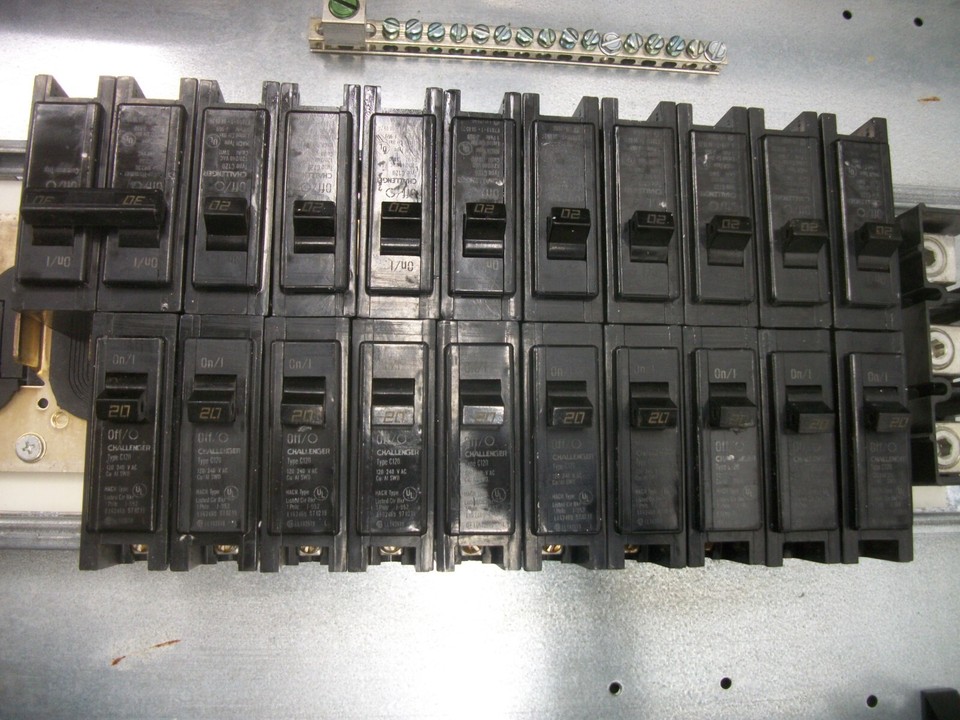 CHALLENGER LOAD CENTER PANELBOARD 3CL203042N 200AMP 208Y/120VOLT 3PH 4W ...