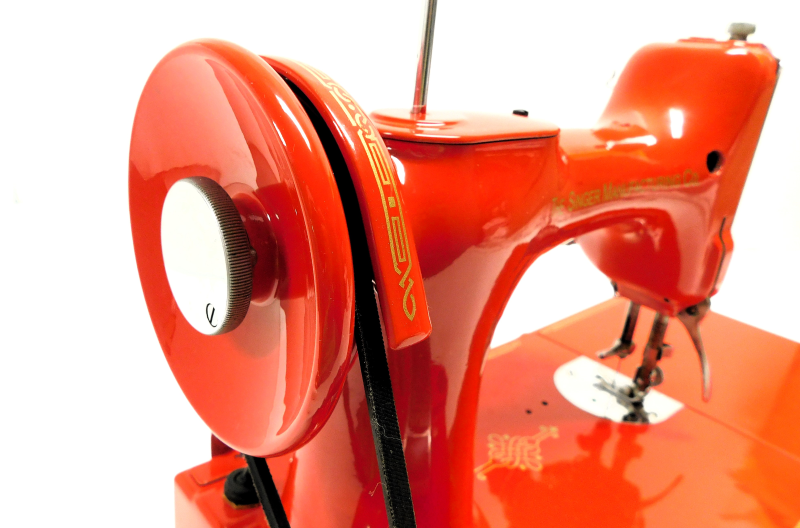 Desk Dave's "RED HOT RED" Singer Featherweight 221 Sewing Machine | eBay