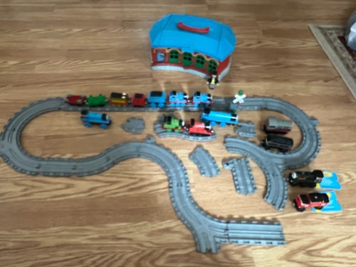 Thomas The Train Tracks and Depot Mixed ~ Metal, Wood & Plastic ...