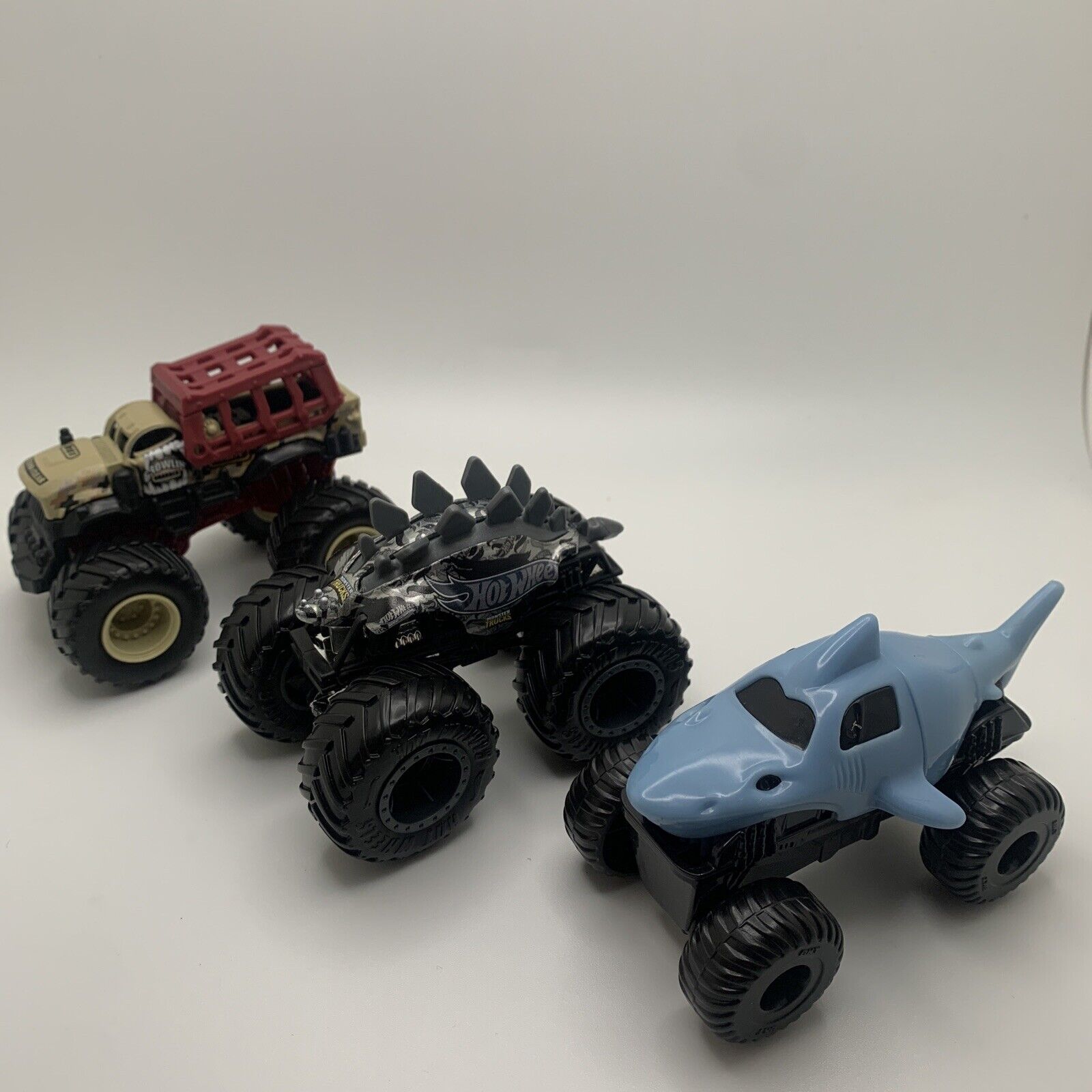 Hot Wheels Monster Trucks Vehicle Lot Shark Dinosaur Growling Grabber ...