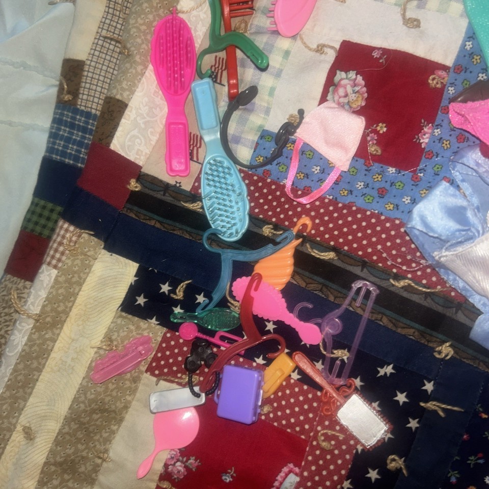 A Lot Of 8 Mattle Barbies And Used Barbie Clothing Used | eBay