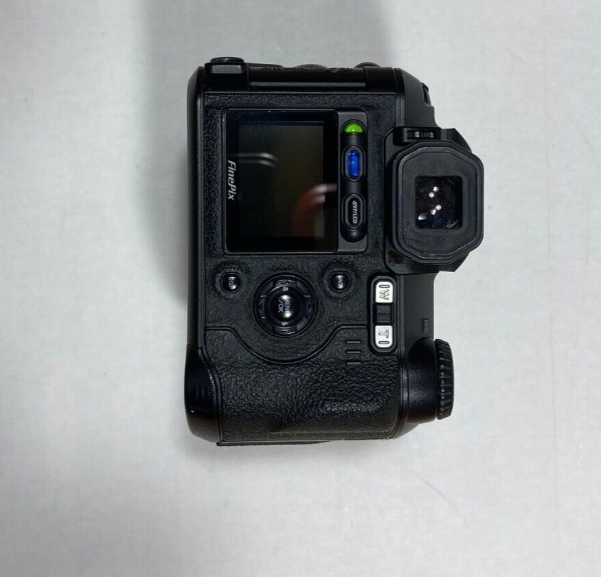 Fuji FinePix S5000 - Not Working, For Parts Only- 16MB xD Fuji FinePix S5000 - Not Working, For Parts Only- 16MB xD