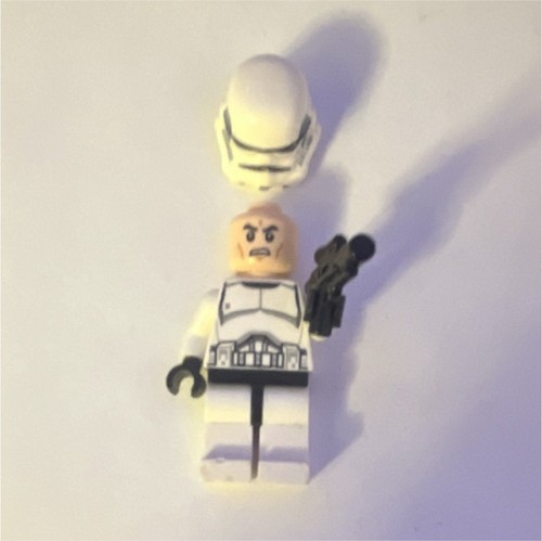 LEGO Star Wars Stormtrooper Minifigure Blaster & Removable Helmet ...