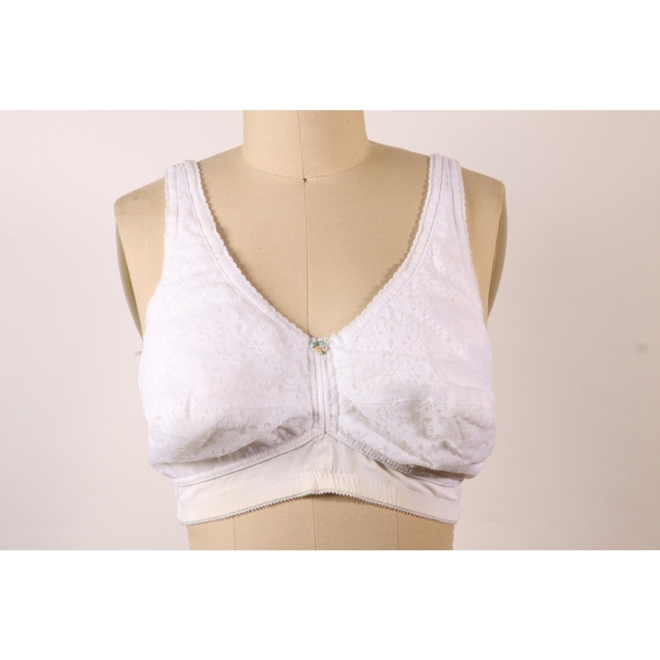 1970s White Light Padded Floral Lace Floral Detail Bra by Jodee ...