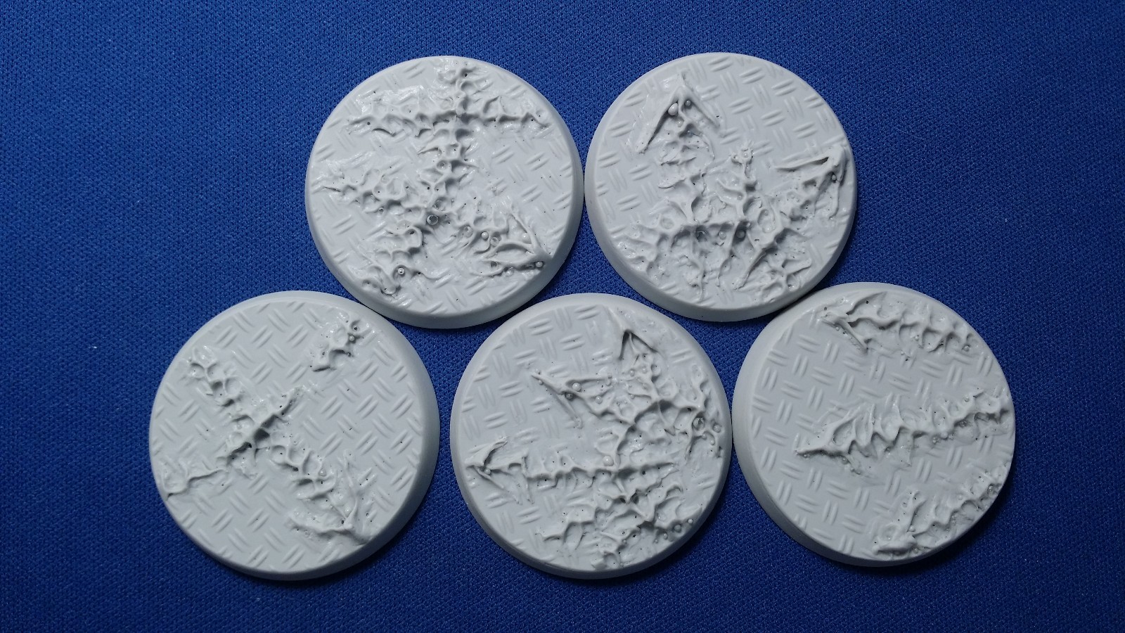 Warhammer 40k Elrik's Hobbies Terrain Chaos Diamond Plate Round 40mm ...