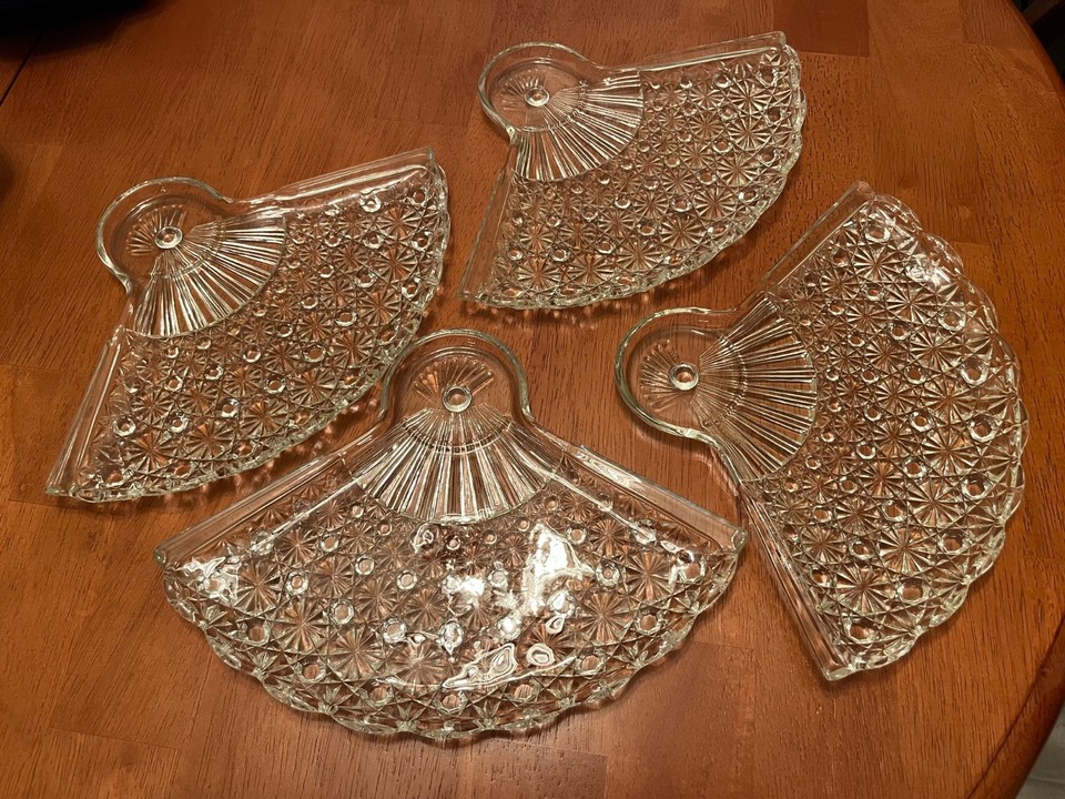 4 Vintage Fan Shaped Vanity Tray Dishes Daisy Button Pattern Anchor ...