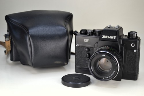 1981 SOVIET USSR ZENIT-19 HALF-AUTOMATIC SLR camera+HELIOS-44M-4 lens ...