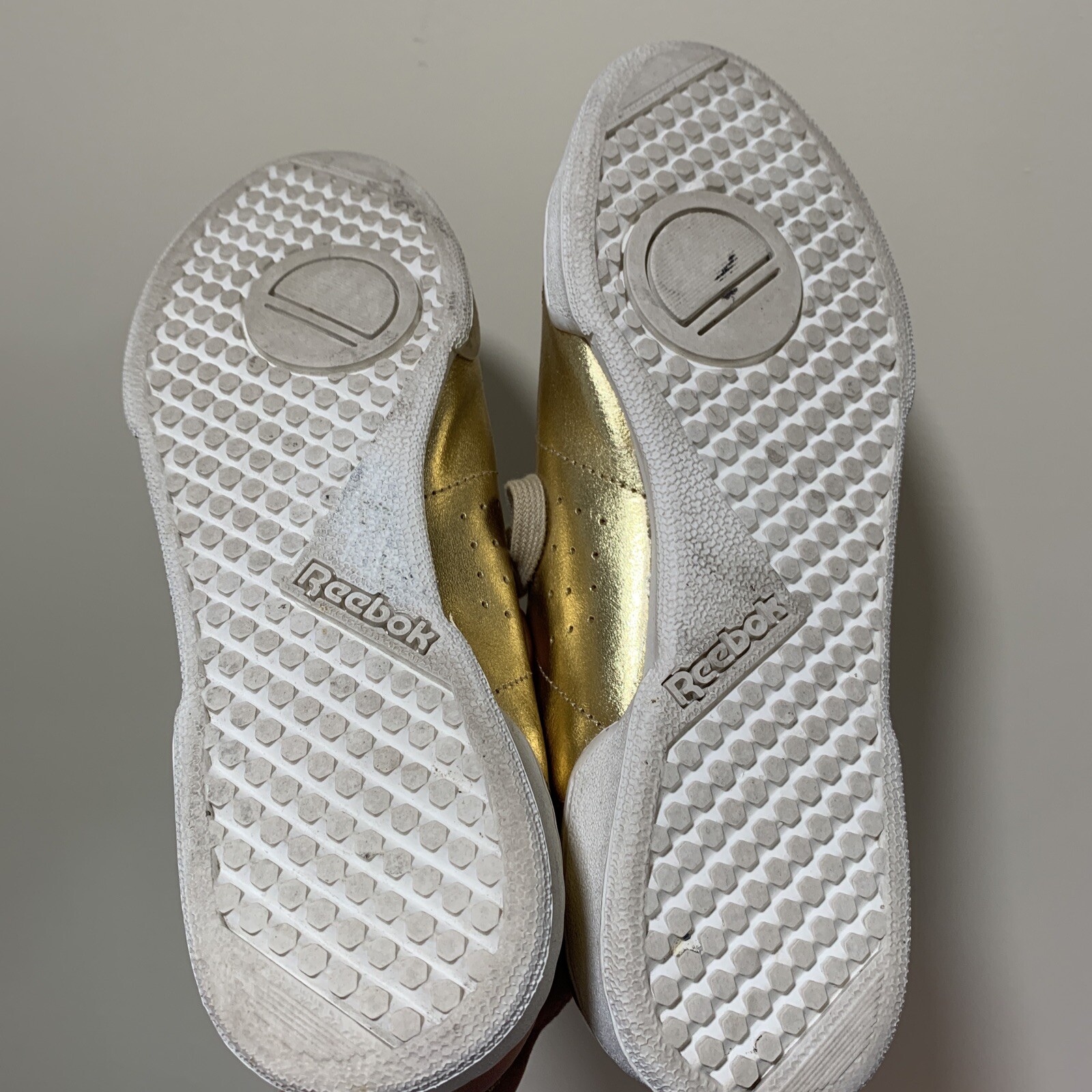 Reebok Metallic Gold Classic RETRO Sneakers Women'Siz… - Gem