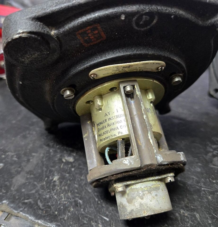 U.S. Army Signal Corps Aircraft Radio Compass Indicator I-82-A - Bendix ...