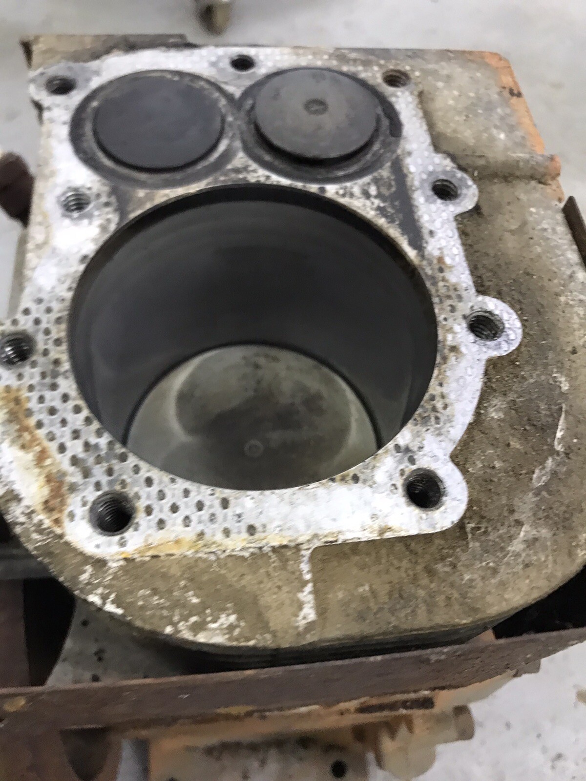 Vintage Briggs and Stratton 8HP Engine motor flywheel crank case block ...