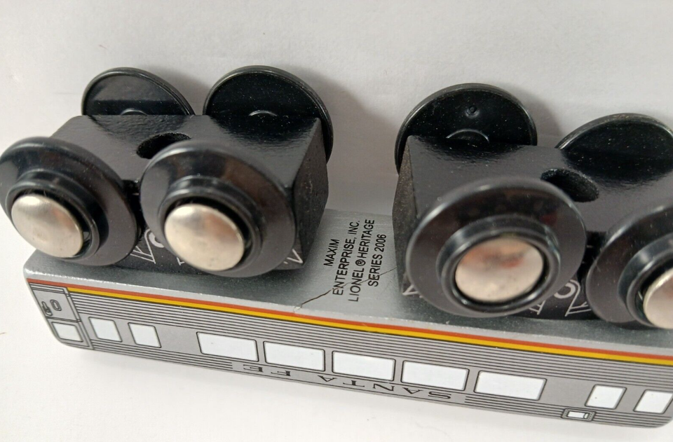 LIONEL Heritage Series SANTA FE Wooden Train Set PASSENGER CARS ...