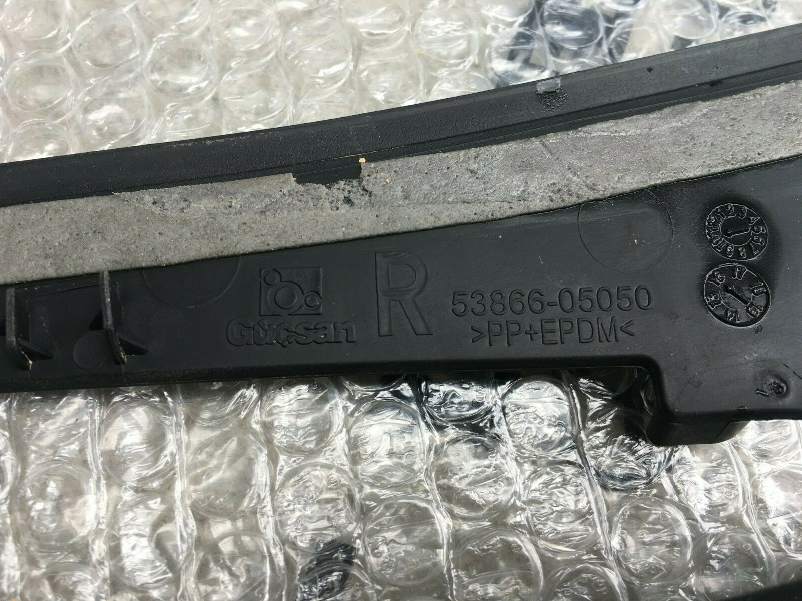 TOYOTA AVENSIS T29 FENDER COWL SEAL PANEL SET LH / RH 53867-05050 53866 ...