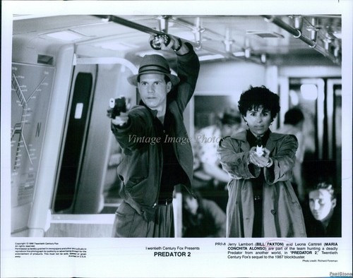 1990 Photo Maria Conchita Alonso & Bill Paxton Star In Predator 2 Movie ...